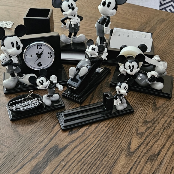 Disney | Office | Disney Mickey Mouse Black And White Home Office Set ...